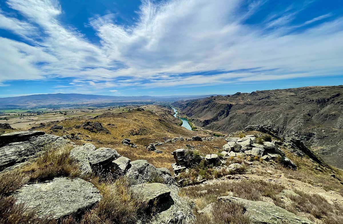 Basin View Tramping Track: Flat Top Hill Conservation Area