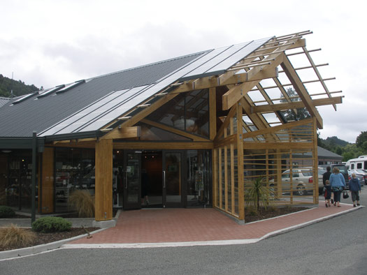 Pūkaha National Wildlife Centre: Places to go in the Wairarapa