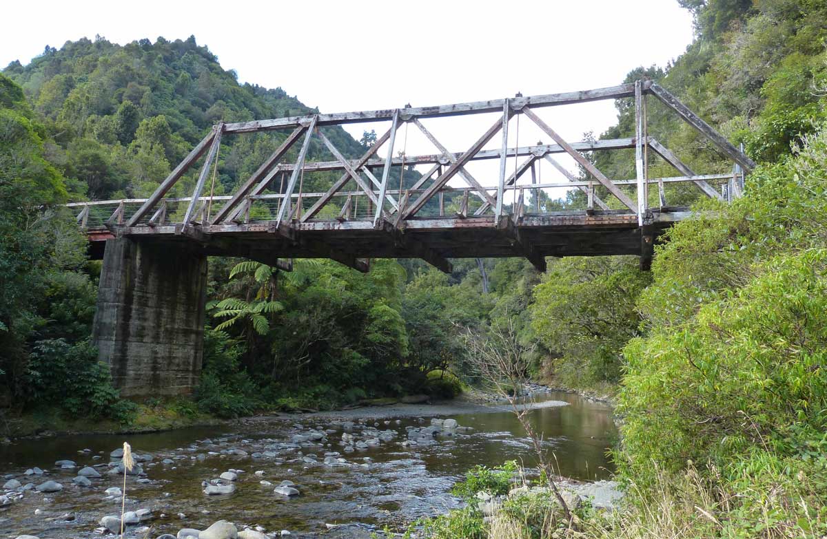 Manganuku Stream Bridge: East Cape area