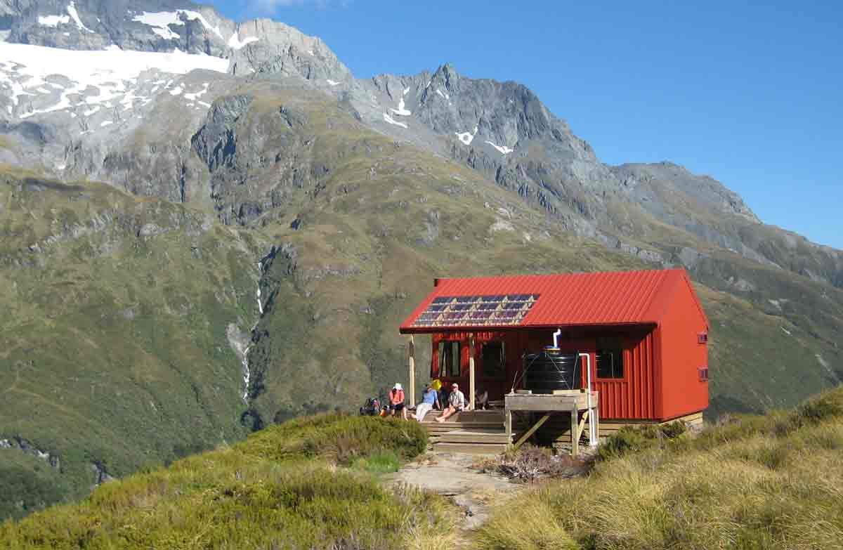 Hut procurement manual for backcountry huts: DOC procedures and SOPs