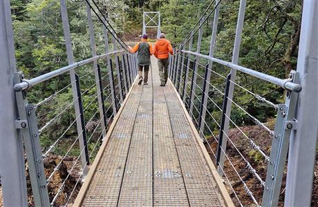 Lake Sylvan Track: Mount Aspiring National Park, Otago region
