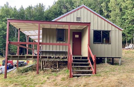 Hurunui Hut: Lake Sumner Forest Park, Canterbury region