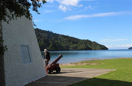 Meretoto/Ship Cove: Queen Charlotte Sound/Tōtaranui area, Marlborough ...