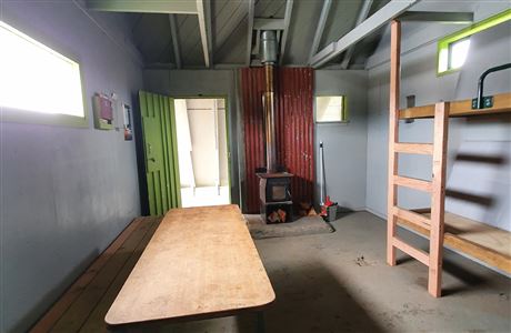 Traverse (A-Frame) Hut: Ruahine Forest Park, Hawke's Bay region
