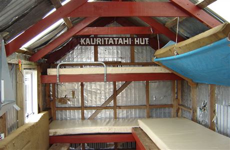 Kauritatahi Hut: Kaimai Mamaku Conservation Park, Bay of Plenty region