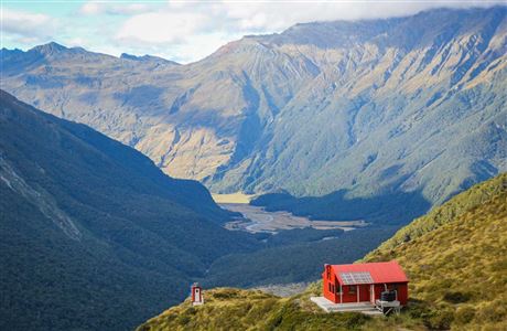 Liverpool Hut: Mount Aspiring National Park: Otago region