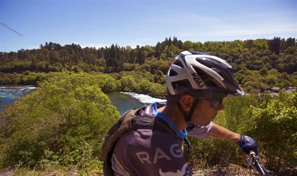 Rotary Ride and Waikato River Track: Taupō area, Central North Island