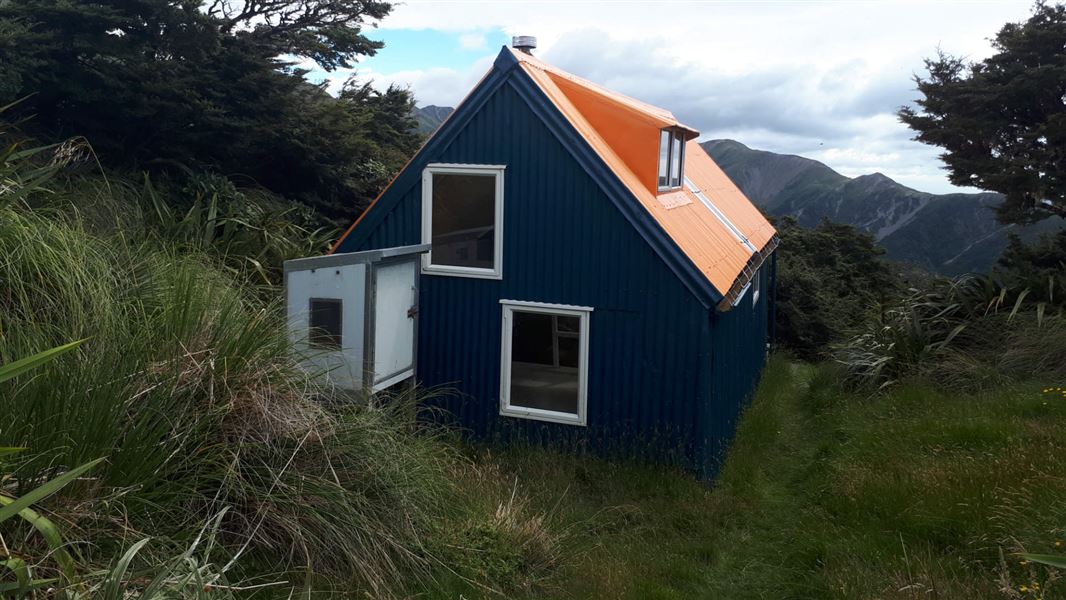 Howletts Hut: Ruahine Forest Park, Hawke's Bay region