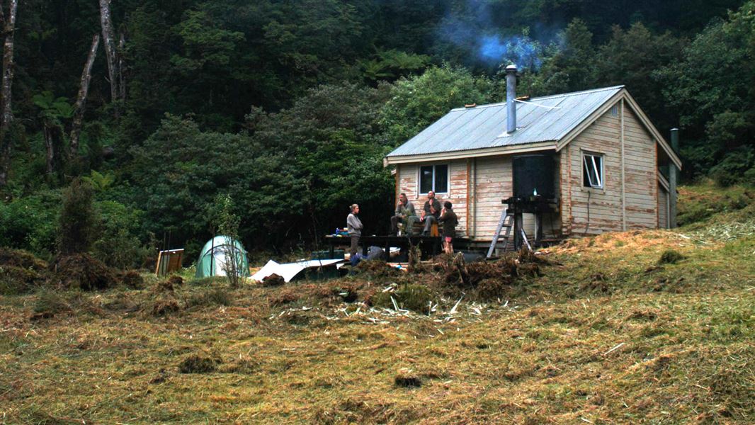 Maori Saddle Hut: Haast, Paringa & Moeraki Rivers area, West Coast region